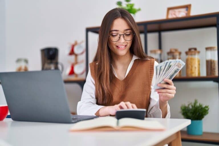 25 Best Side Hustles That Pay Daily (Make $250+/Day)