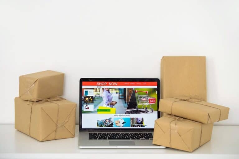 35 High-Paying Side Hustle Ideas for Women (Make $10k+ a Month)