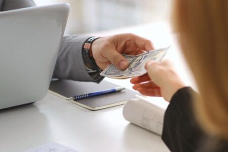 25 Best Side Hustles That Pay Daily (Make $250+/Day)