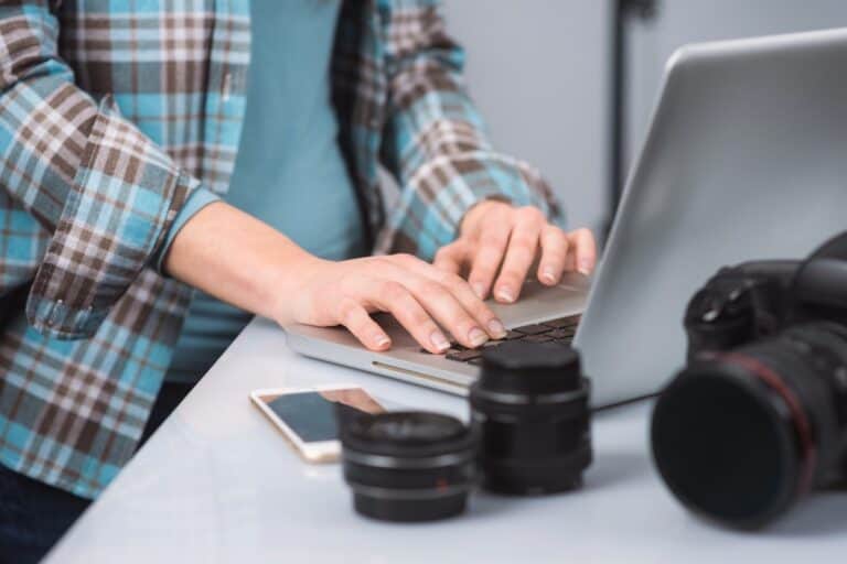 26 Best Sites or Apps to Sell Photos Online and Make Money